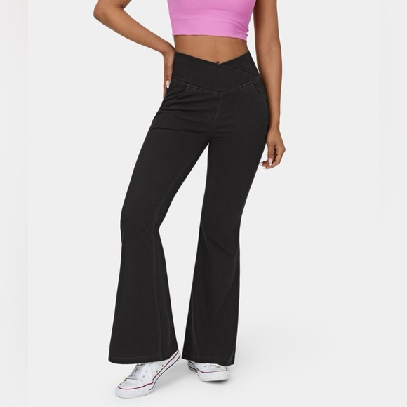 HALARA | Jeans | Halaramagic Regular High Waisted Crossover Casual ...